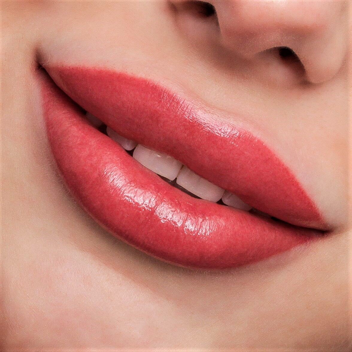 AmaBrows – Contorno de labios en Barcelona